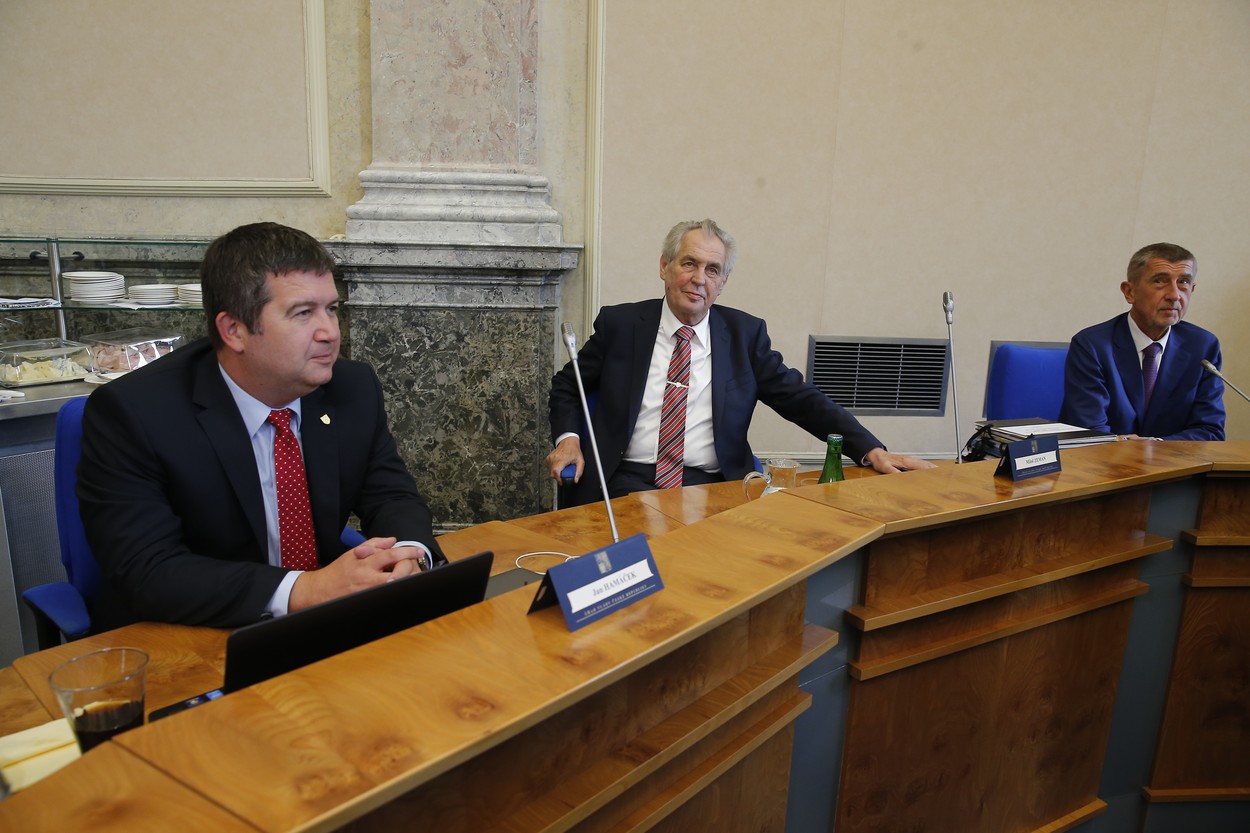 Ivan Gabal: Od voleb čekáme změnu. Ale osa Babiš-Hrad-Lidový dům ...