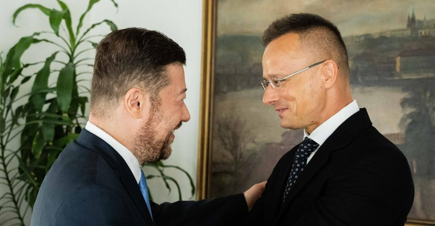 Dvojí metr Orbánových stoupenců v Česku. Vládě vyčítají ovládnutí médií ...