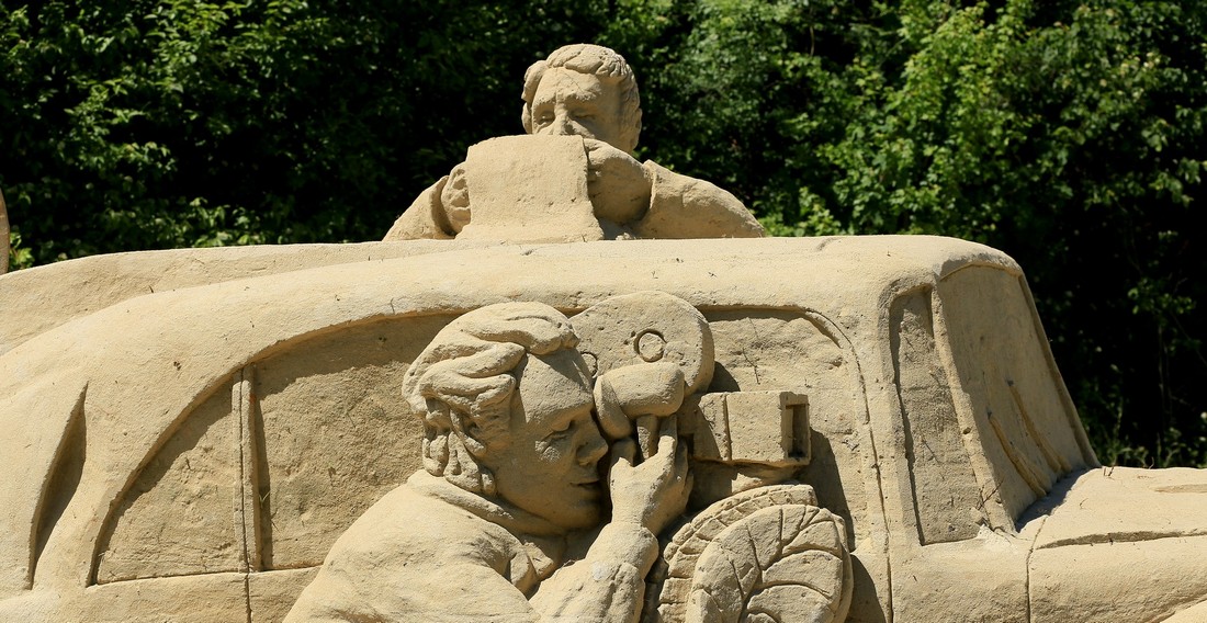 Marek Douša: Zde jsou lvi a divadlo. A dojde i na Hanzelku se Zikmundem ...